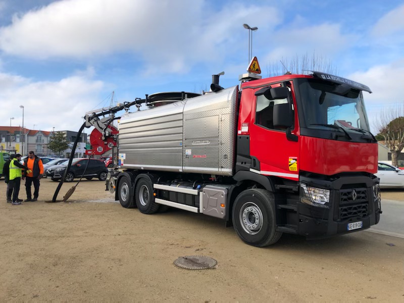 Un nouveau véhicule hydrocureur à Sainte Soulle - Recherche de fuite d ...